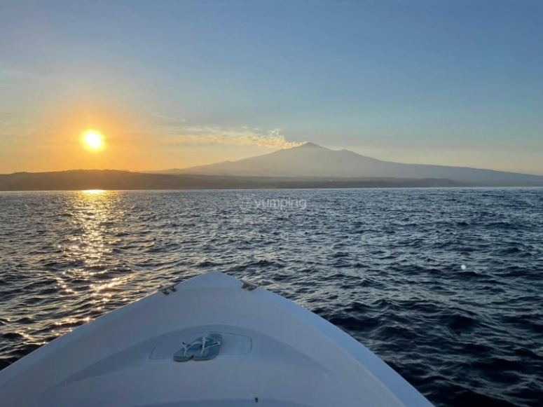 Navigando per Aci Trezza, precios y reservas 2025 | Yumping