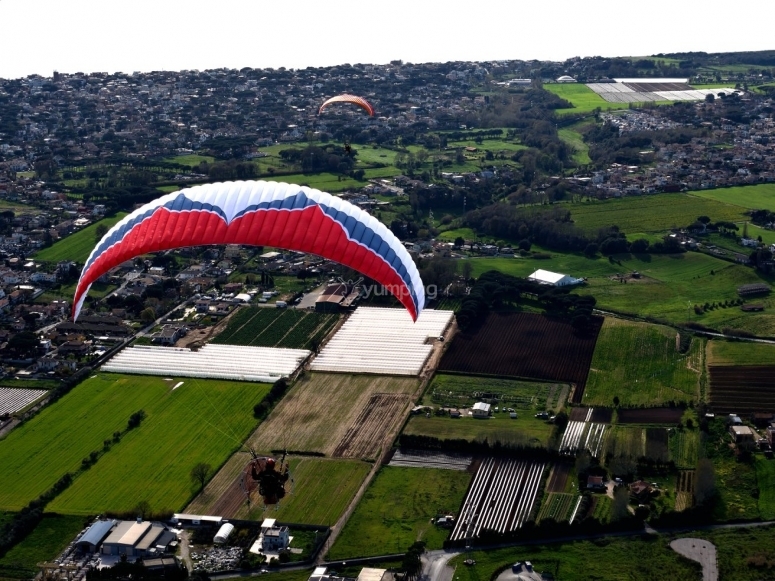 Paramotor tandem flight 1 pers. to Anzio 20min from 90€ | Yumping